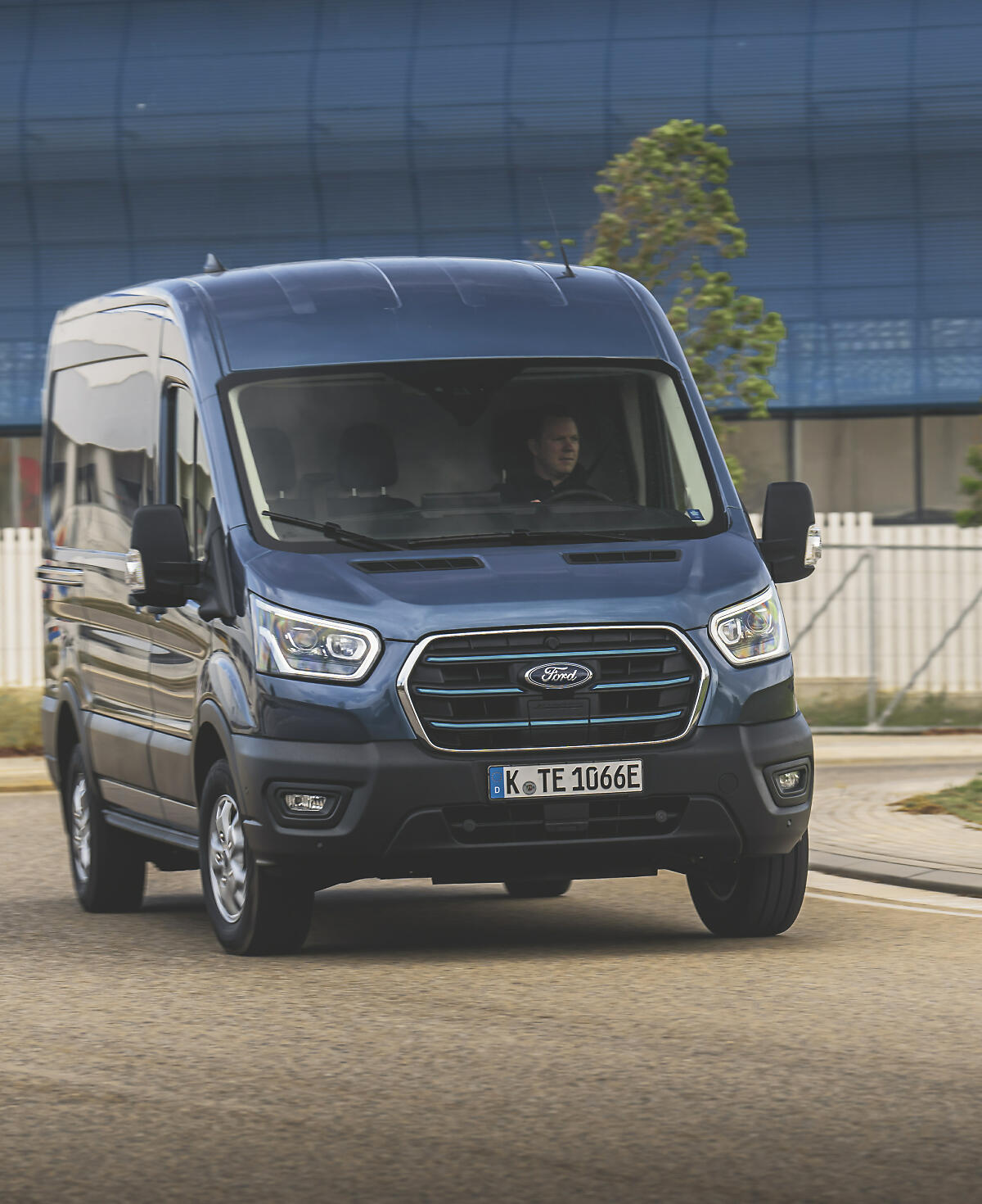5 elektrisierende Gründe für den neuen Ford E-Transit ⚡ - Schmidt ...