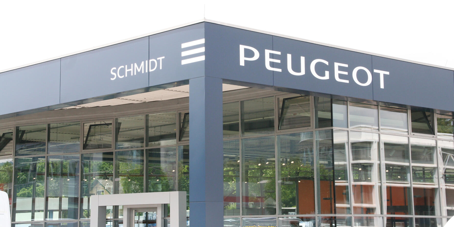 Schmidt Automobile begrüßt Peugeot in der Alpenstraße Salzburg ...